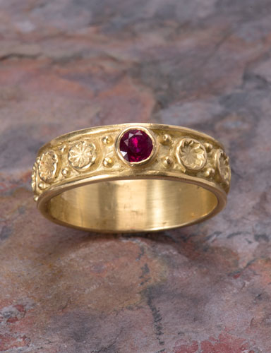 The Golden Eye: Ruby Circle of Wreaths Ring